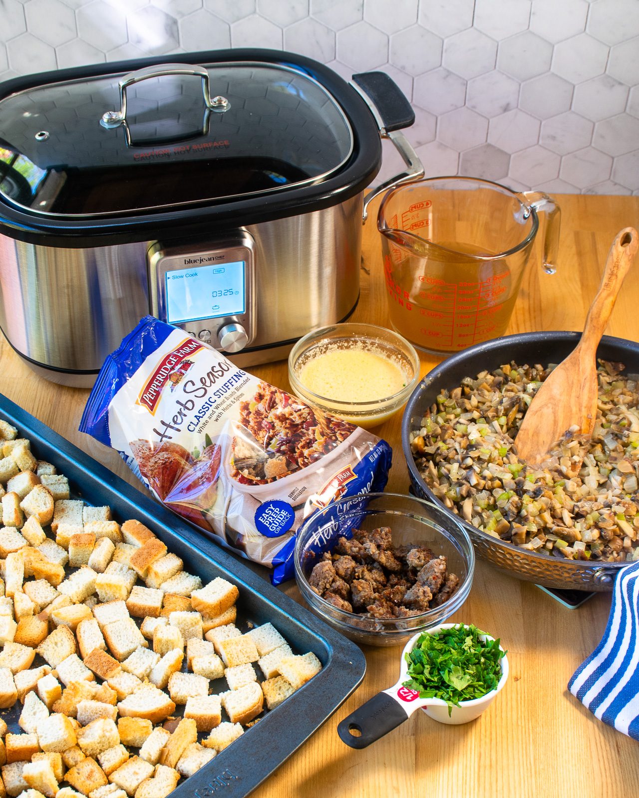 Slow Cooker Thanksgiving Stuffing | Blue Jean Chef - Meredith Laurence